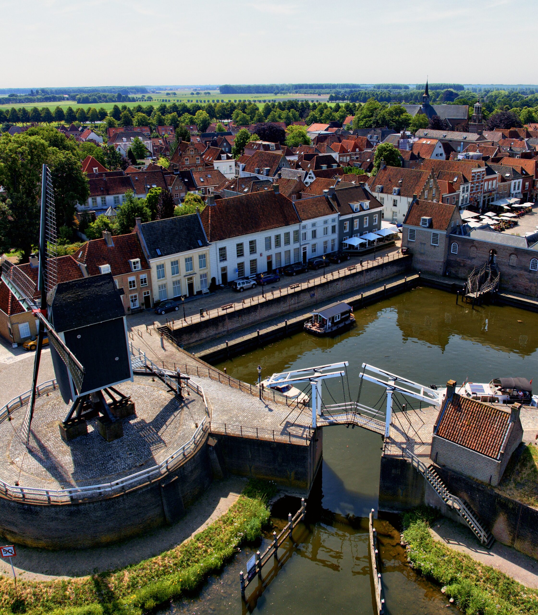 Visit Heusden - Blokhutboot EN