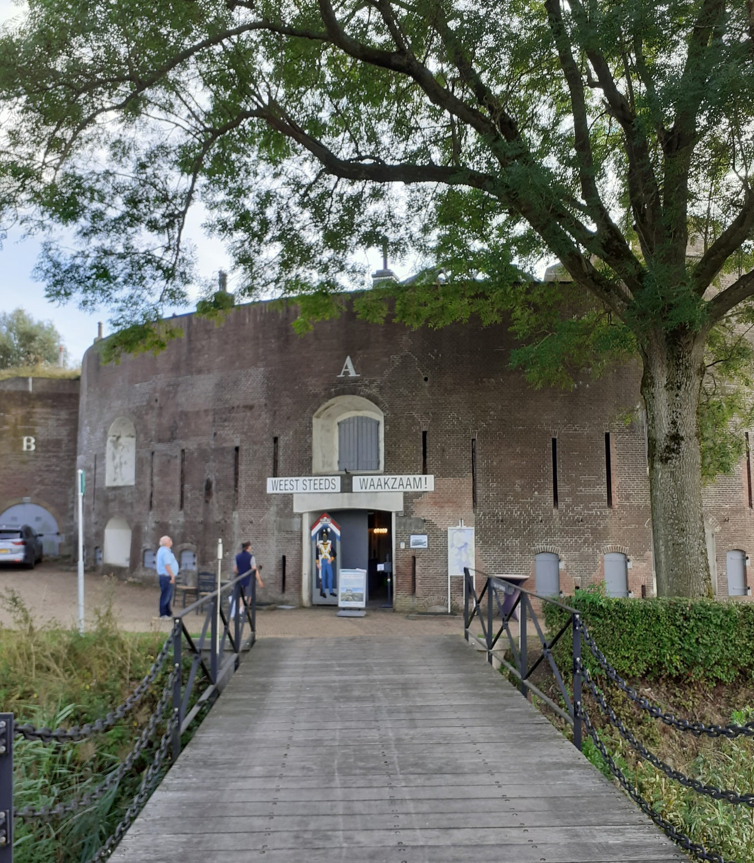 Forts - Blokhutboot EN