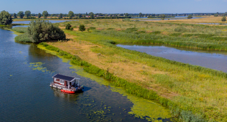 Varen in het Land van Maas en Wal | De Blokhutboot